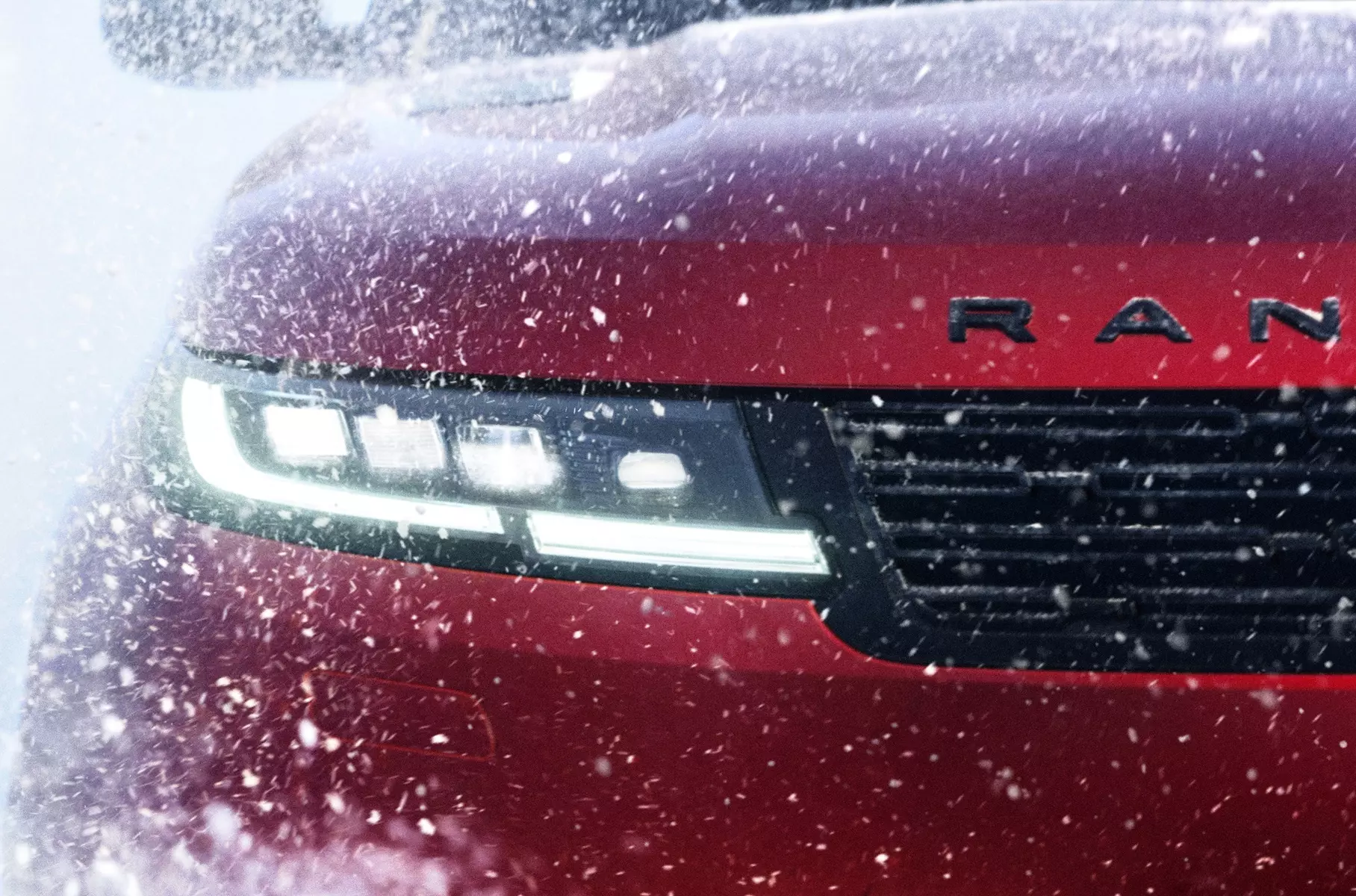 “Найпотужніший та найшвидший”: компанія Land Rover показала свій новий ...