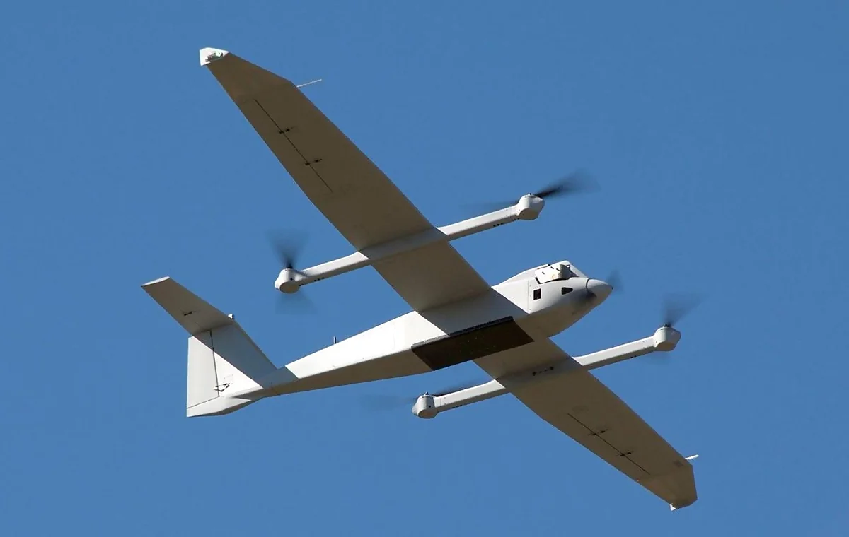 Тактичний БПЛА Jump 20 озброїли баражуючими боєприпасами Switchblade ...