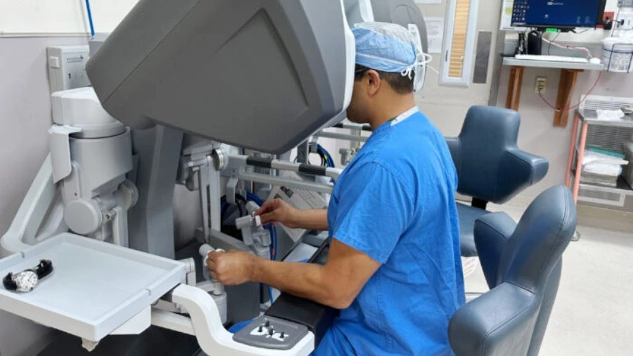 В США робот виконав першу у світі трансплантацію печінки T4 сучасні технології та наука