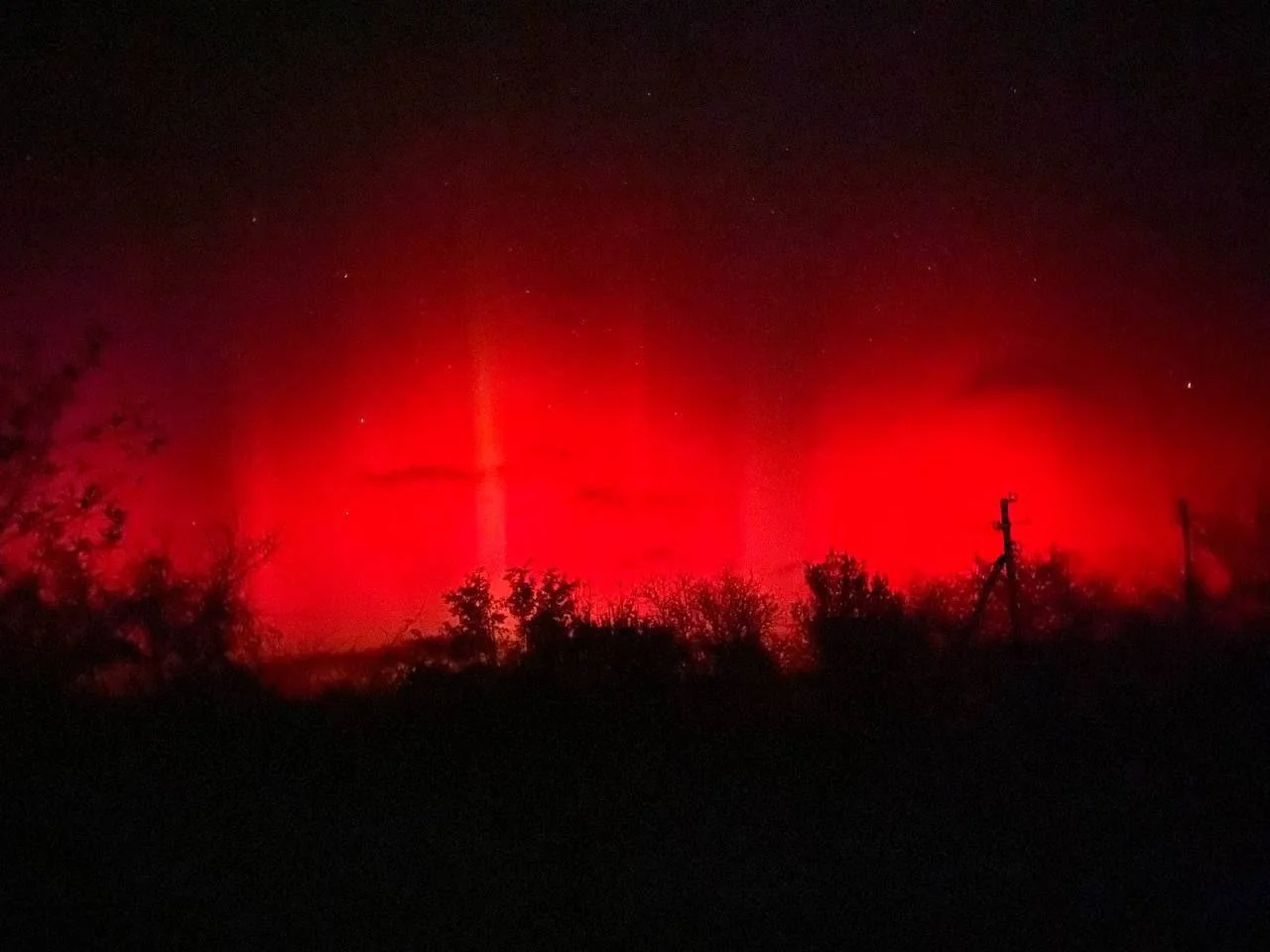 Вчені пояснили причину появи північного сяйва в небі над Україною - T4 ...