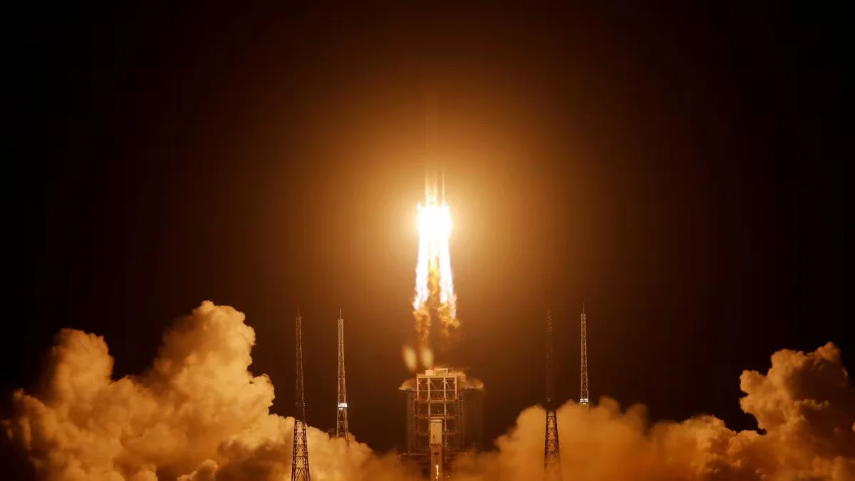 Китайська ракета, яка врізалася в Місяць, несла “загадковий об’єкт ...